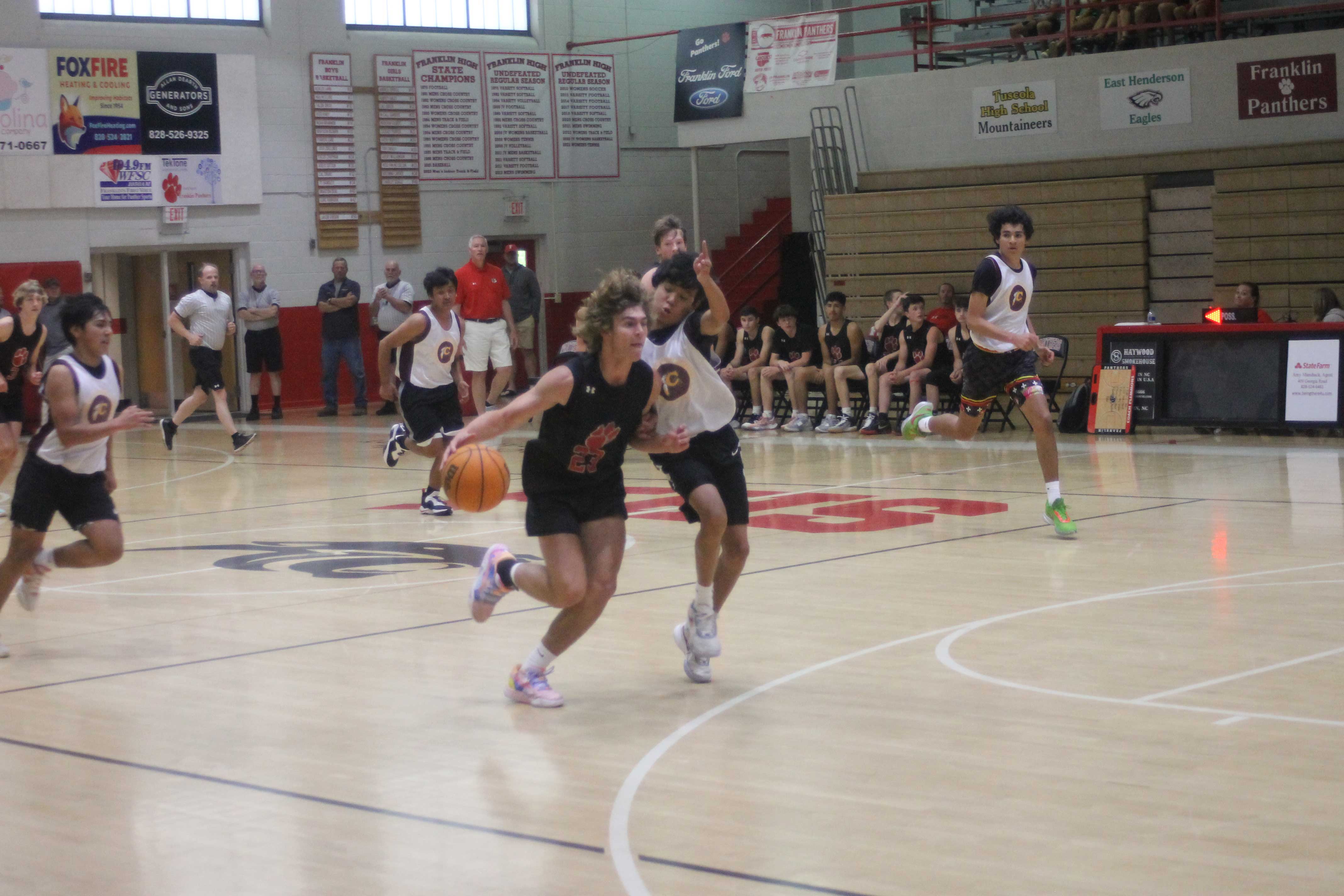 Men’s hoops tip off summer league play | The Franklin Press, Franklin ...
